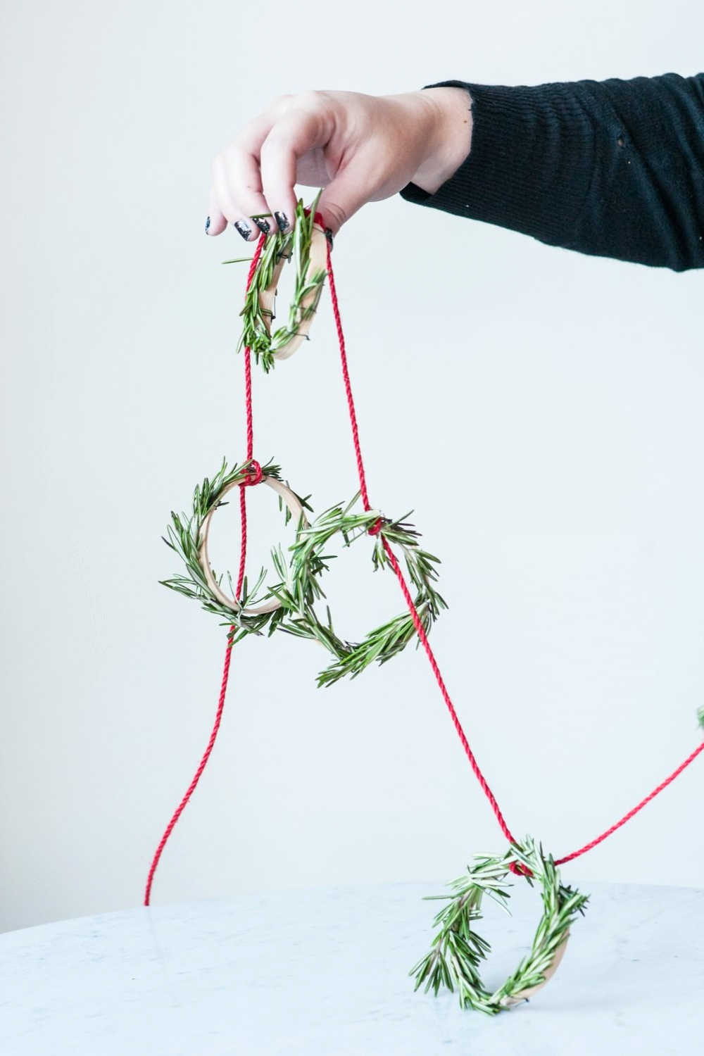 Simple DIY Christmas Wreaths